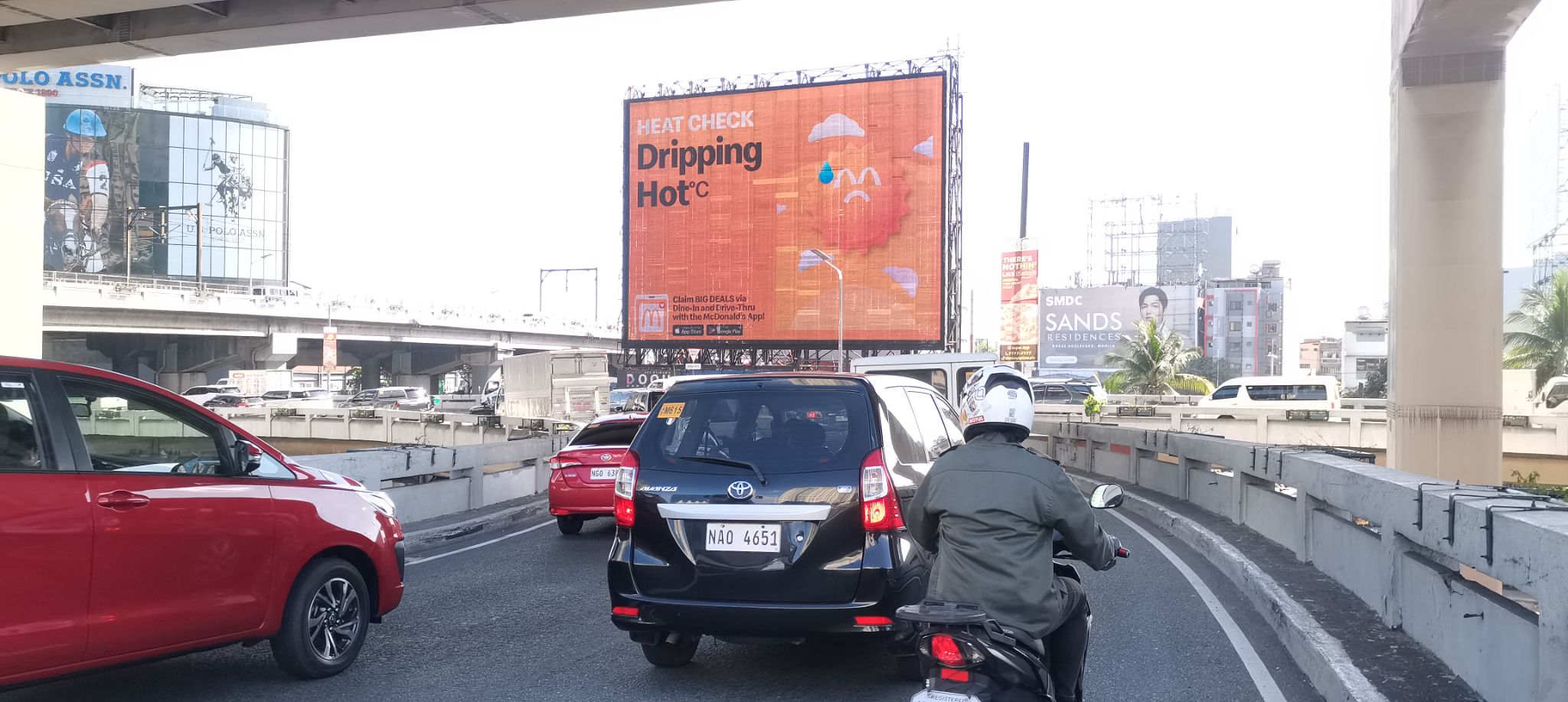McDonald's Real-Time Weather Campaign: Dynamic DOOH Impact